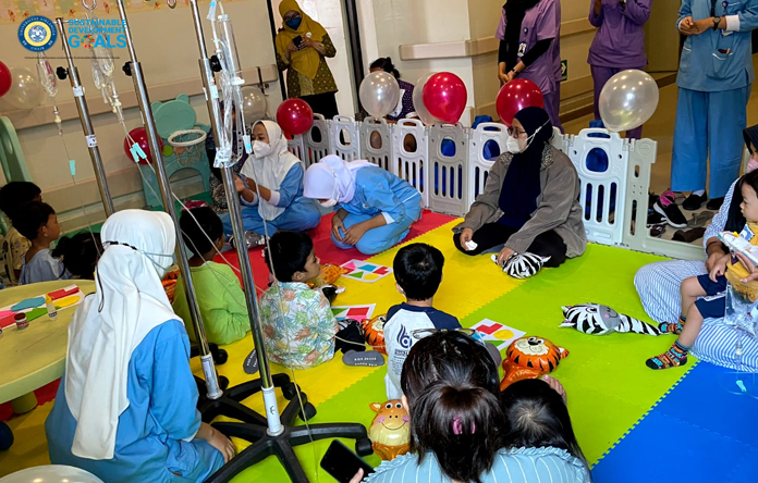 Mahasiswa Profesi Ners Fakultas Keperawatan Melakukan Terapi Bermain ...